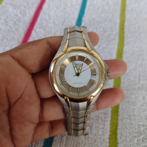 Q & Q quart | Accessories | Qq Base Metal Bezel Watch | Poshmark